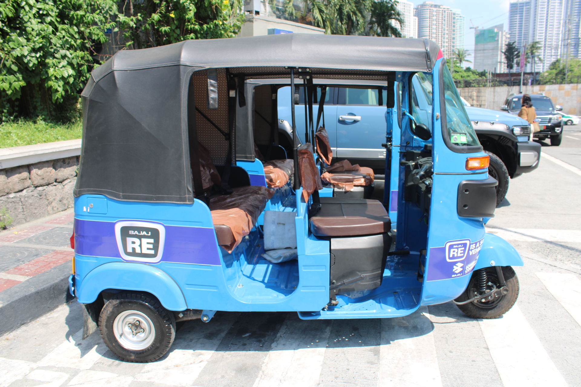 Trimotors and JVR Foundation Donates Bajaj RE Units to MMDA Frontliners ...