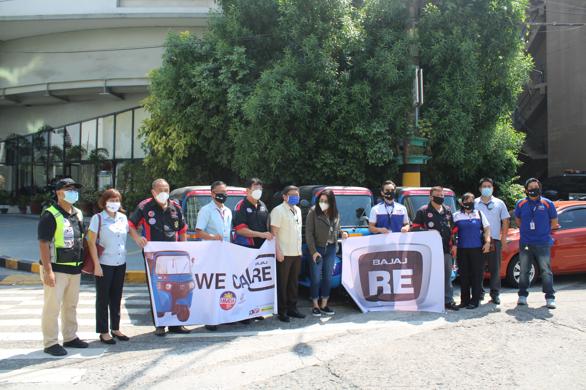 Trimotors and JVR Foundation Donates Bajaj RE Units to MMDA Frontliners ...