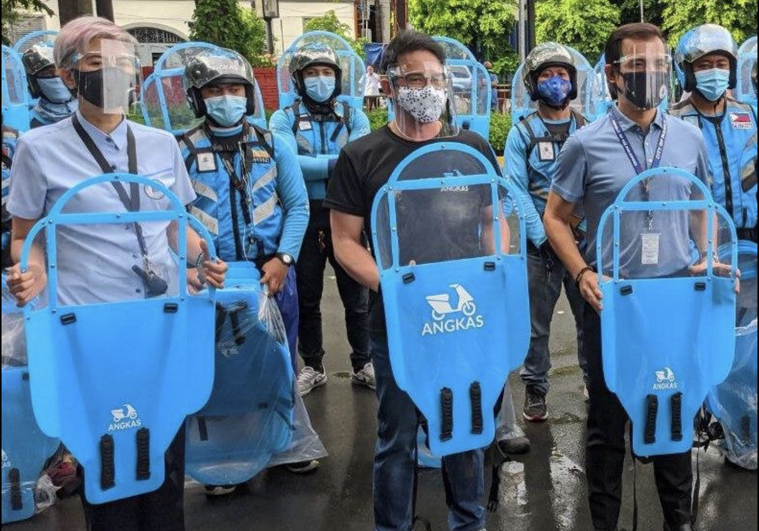 Angkas partners with Mayor Isko to give free rides, shields for Manila ...