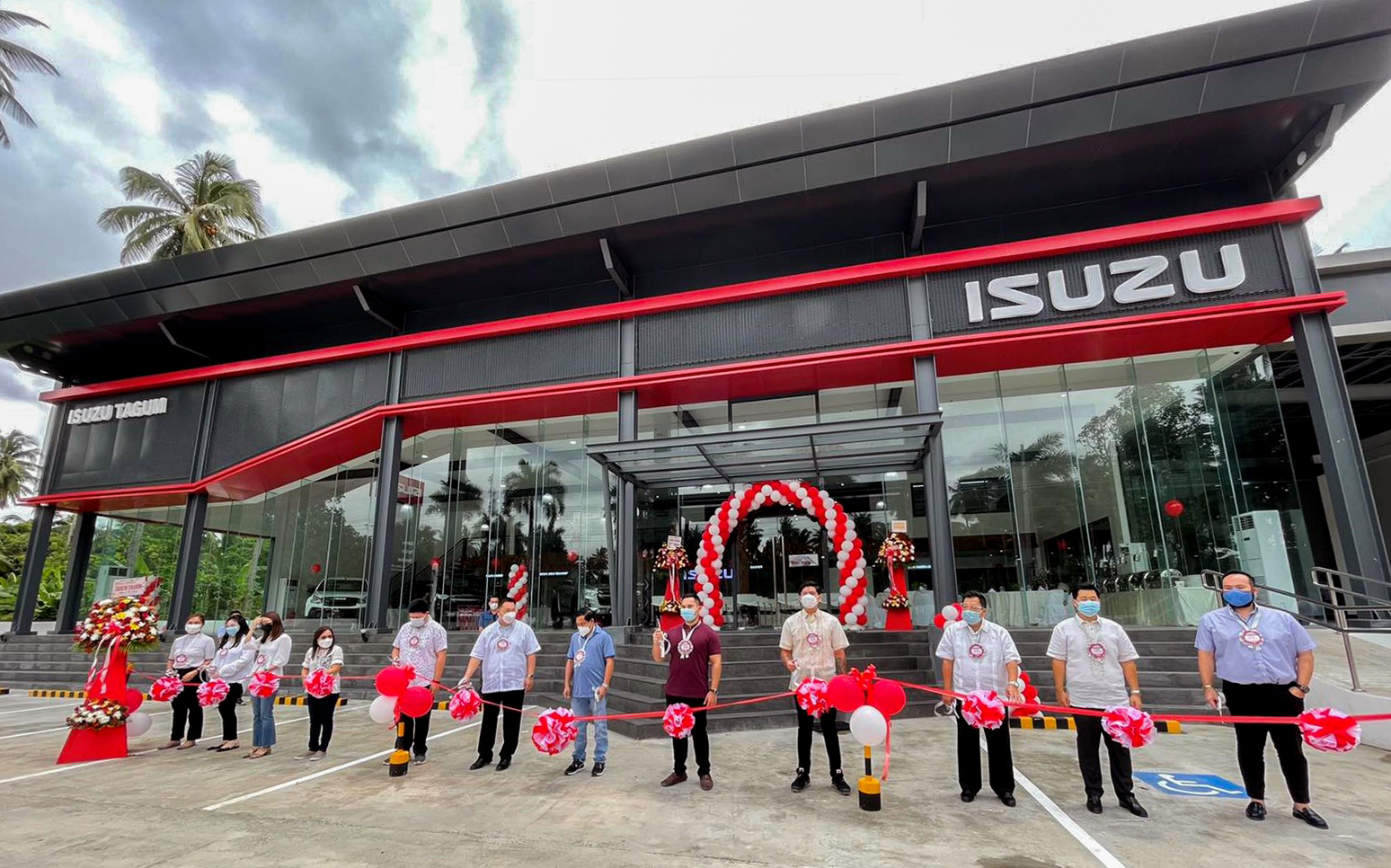Isuzu PH continues strategic dealer expansion, opens New IOS outlet in ...
