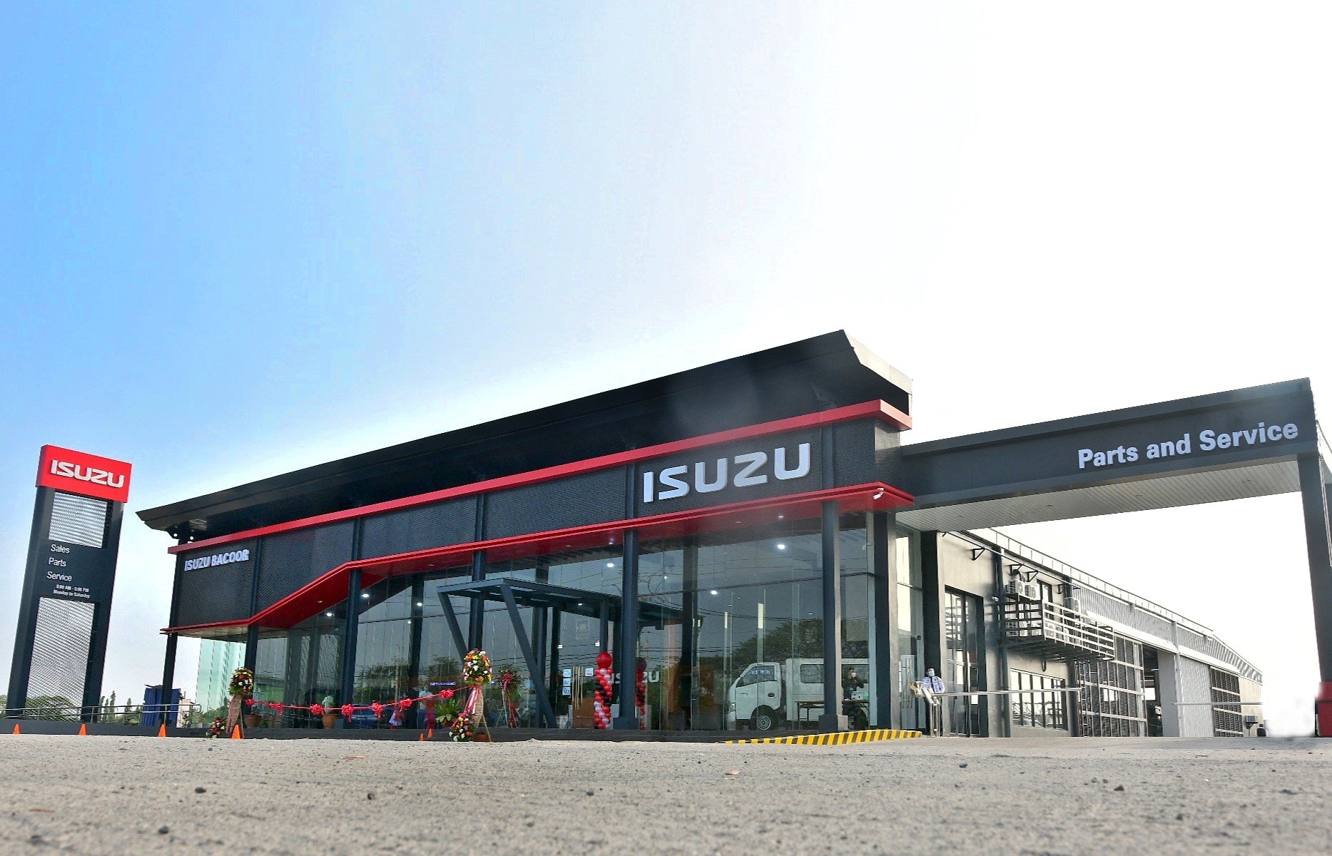 Isuzu Bacoor ready to cater northern Cavite market - Motoph - motoph.com