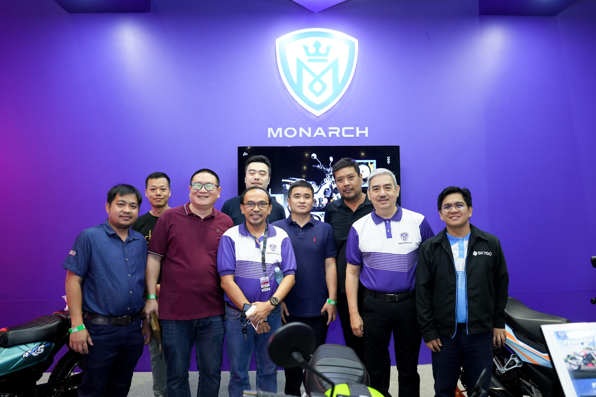 MONARCH MOTORCYCLE AIMS TO REIGN - Motoph - motoph.com